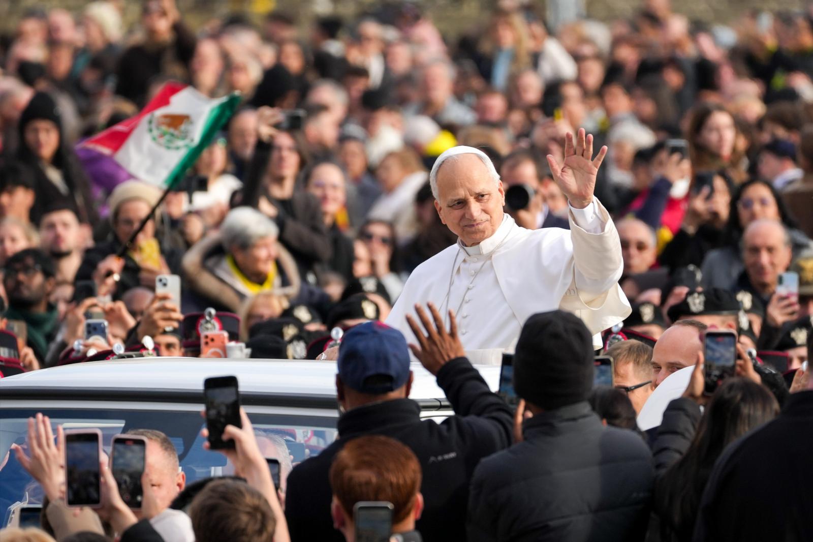 Restless? Turn to God, Pope Says - The Southern Cross