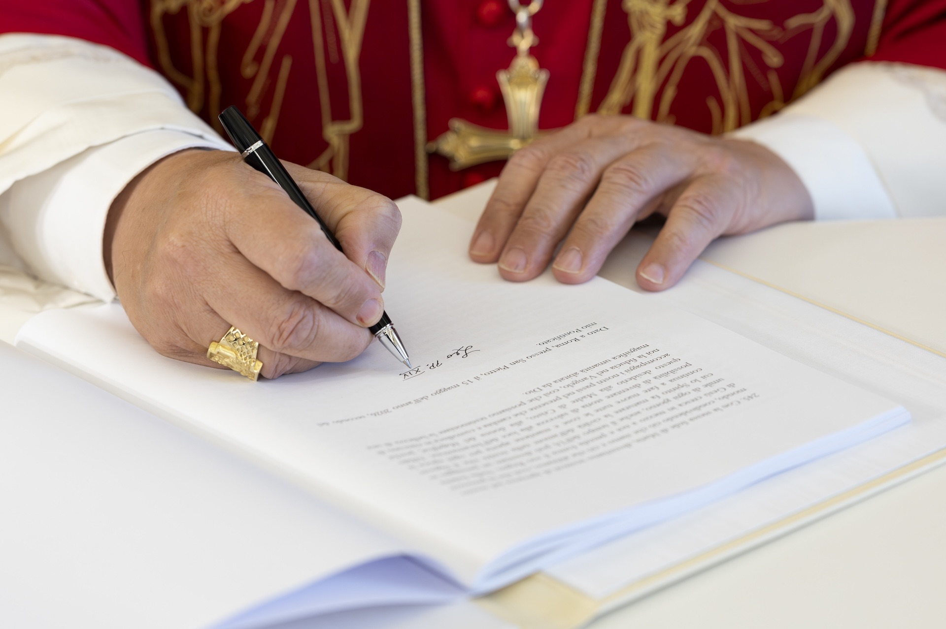 Pope's First Document Promotes Human Life in Age of AI - The Southern Cross